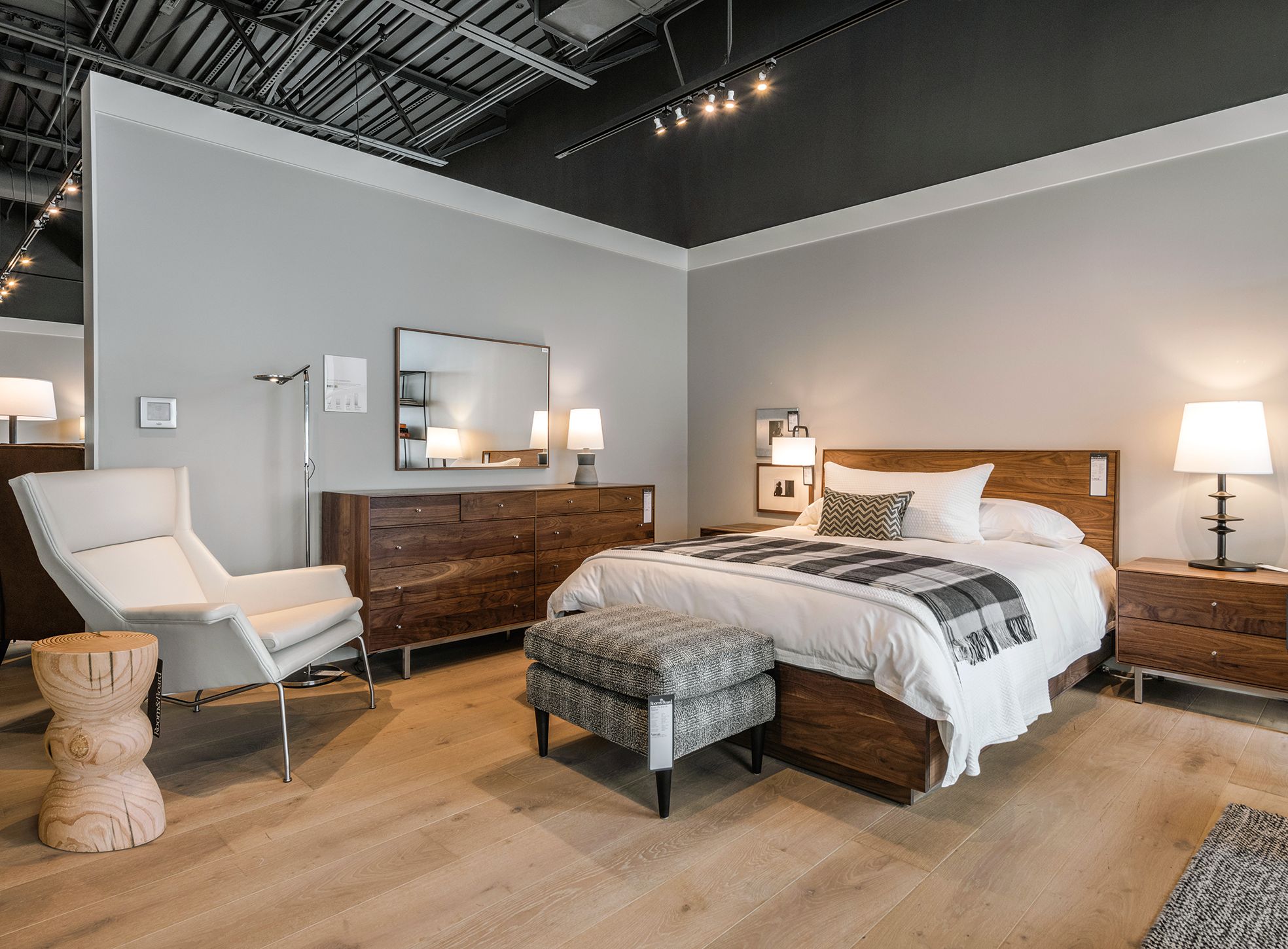 Modern Furniture Store in Dallas Store Image Gallery Detail - Room & Board