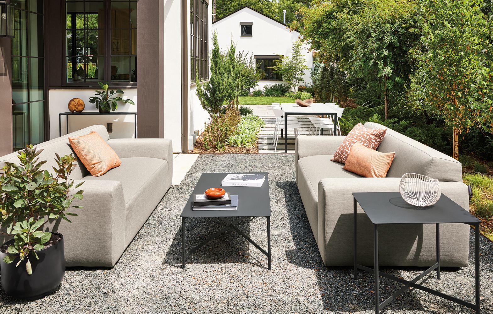 How to Create an Outdoor Living Space - Ideas & Advice - Room & Board