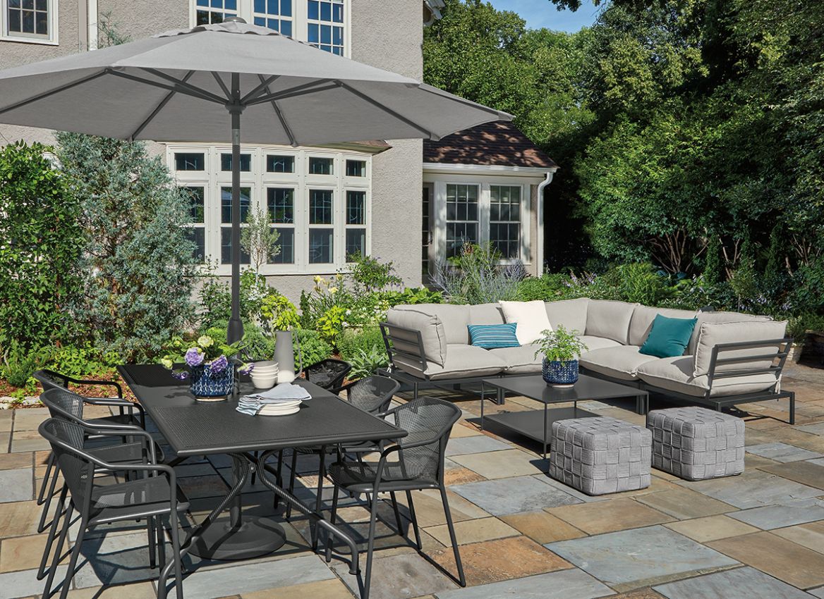 How to Create an Outdoor Living Space - Ideas & Advice - Room & Board